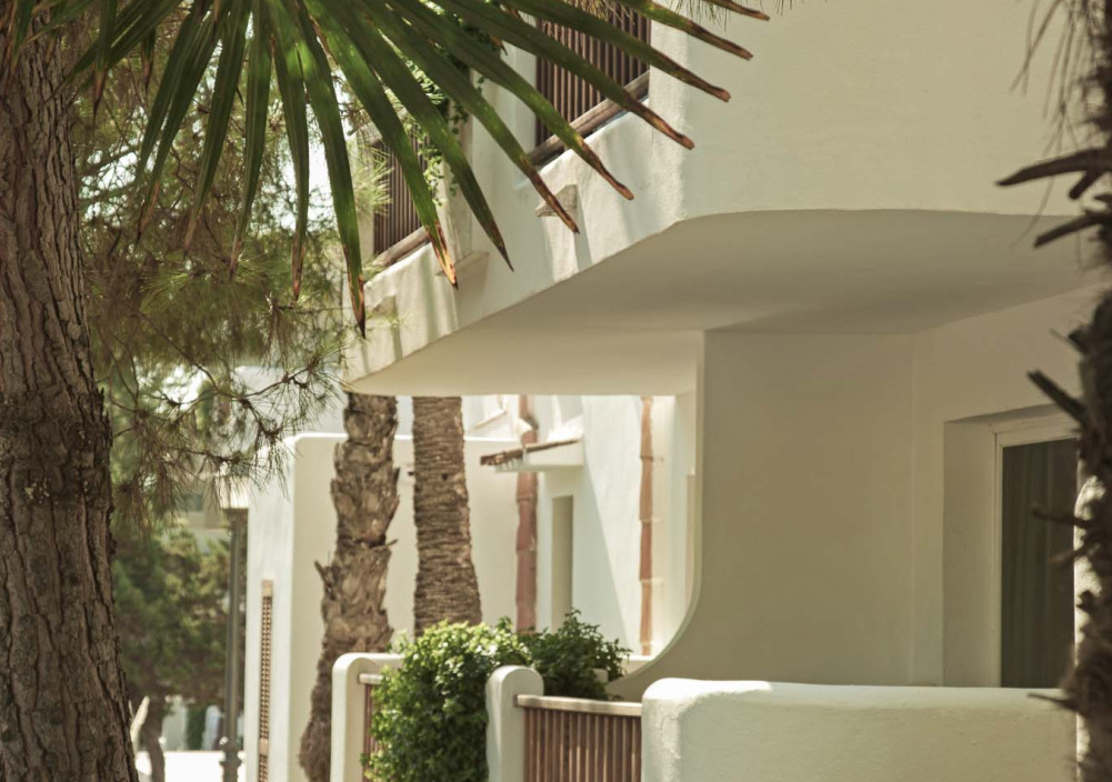 Cosy and familiar aparthotel 300m from Cala Esmeralda and near the Cala ...