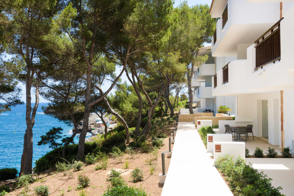 Exclusive beachfront villas and apartments at Cala d'Or - Mallorca ...