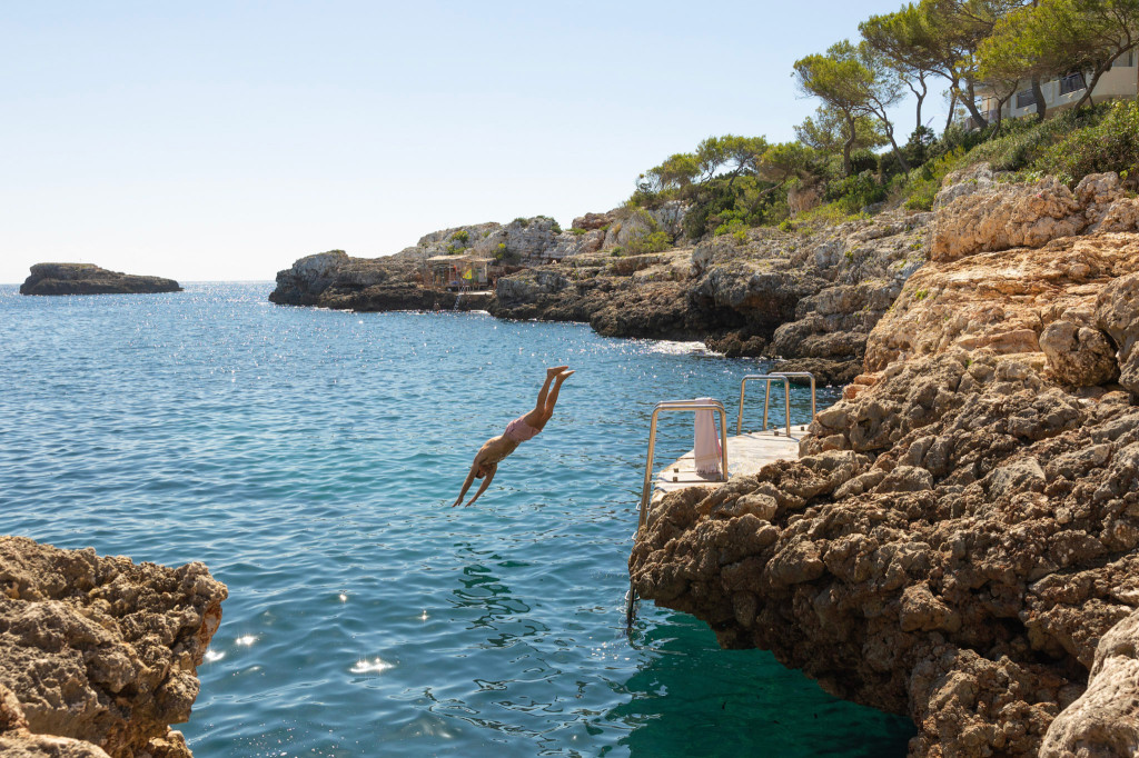 Exclusive beachfront villas and apartments at Cala d'Or - Mallorca ...