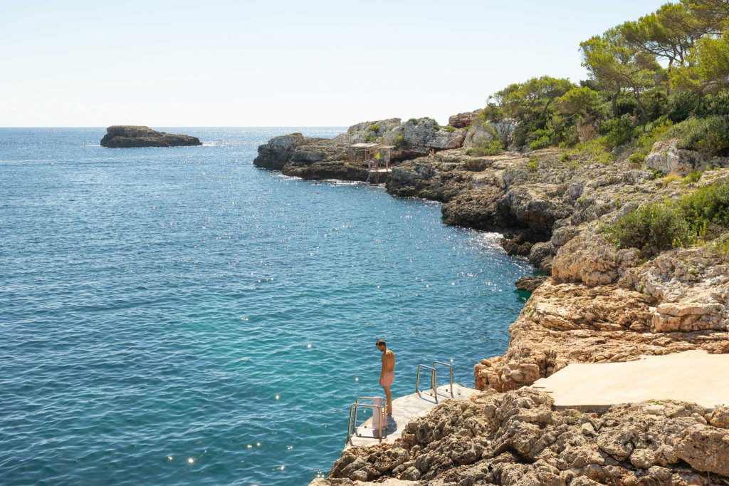 Exclusive beachfront villas and apartments at Cala d'Or - Mallorca ...
