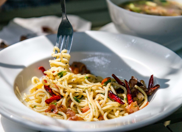 Poolside Bar, Restaurant & Es Faralló Beach Club in Azul Garden | Inturotel