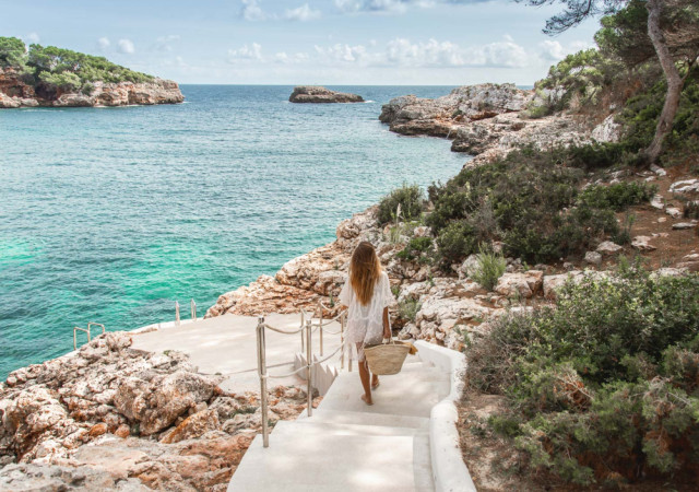 Exclusive beachfront villas and apartments at Cala d'Or - Mallorca ...